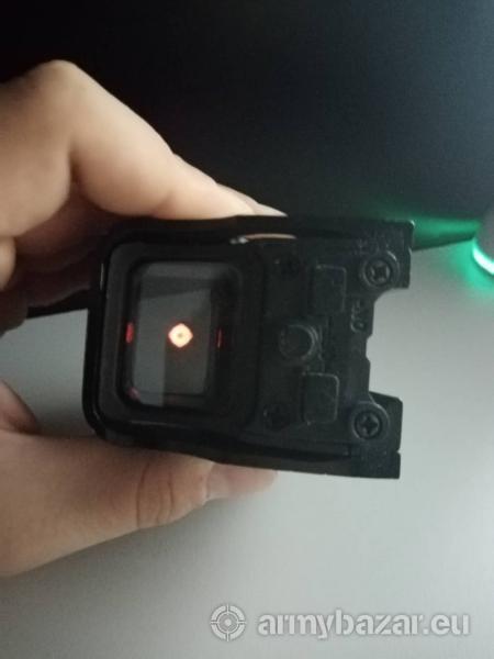 HOLOGRAFICKÝ KOLIMÁTOR EOTECH